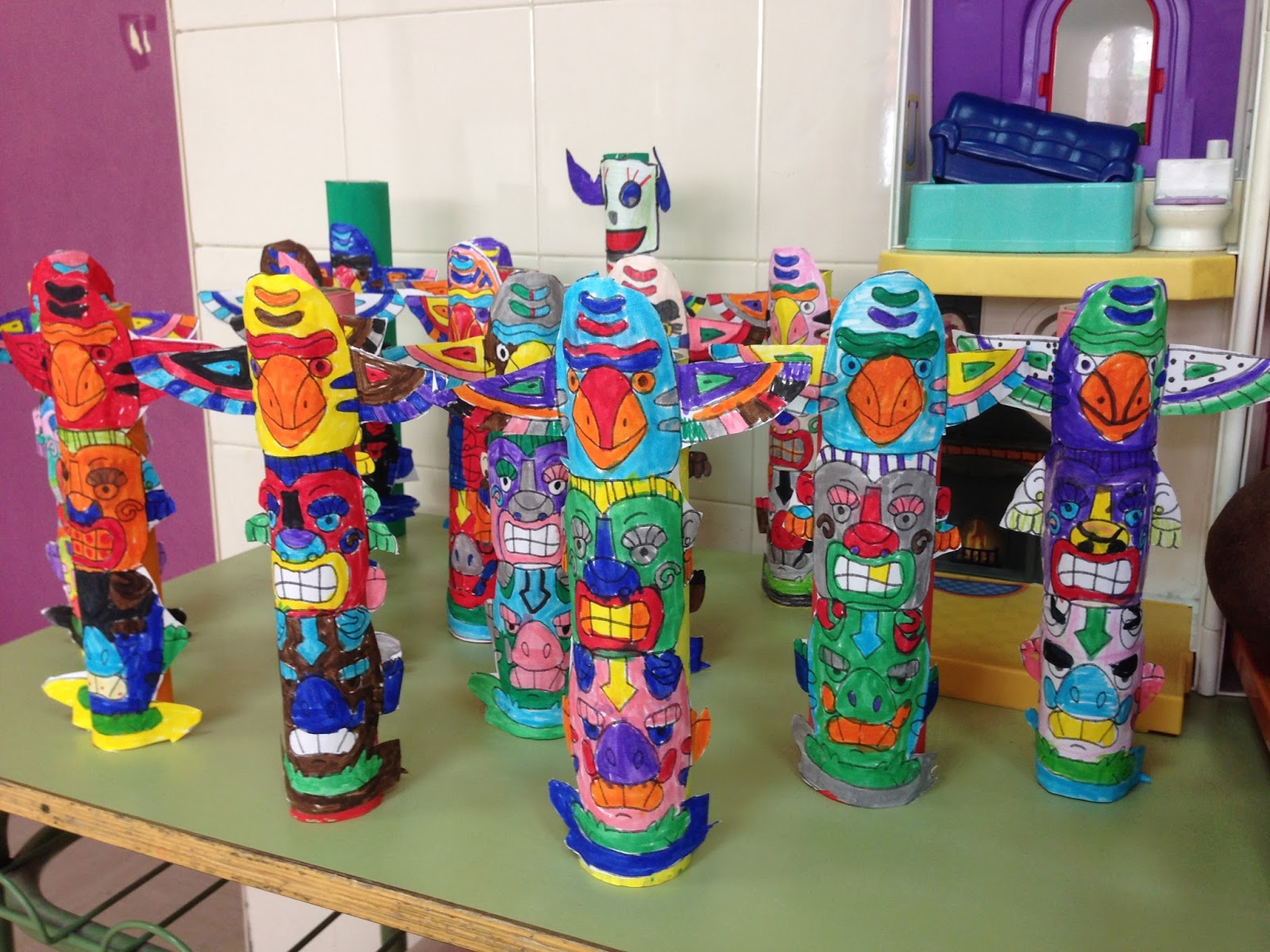 CEIP San Juan de la Cruz: Hacemos un totem