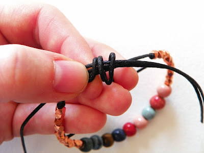 Art Bead Scene Blog: Free Tutorial: Sliding Knot Adjustable Bracelet