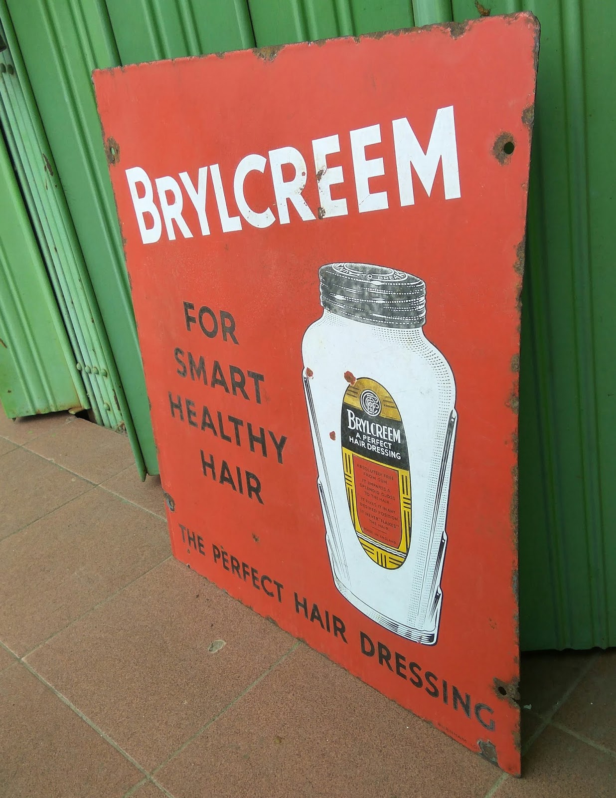 Roemah Temoean : Brylcreem Enamel sign - ( terjual )