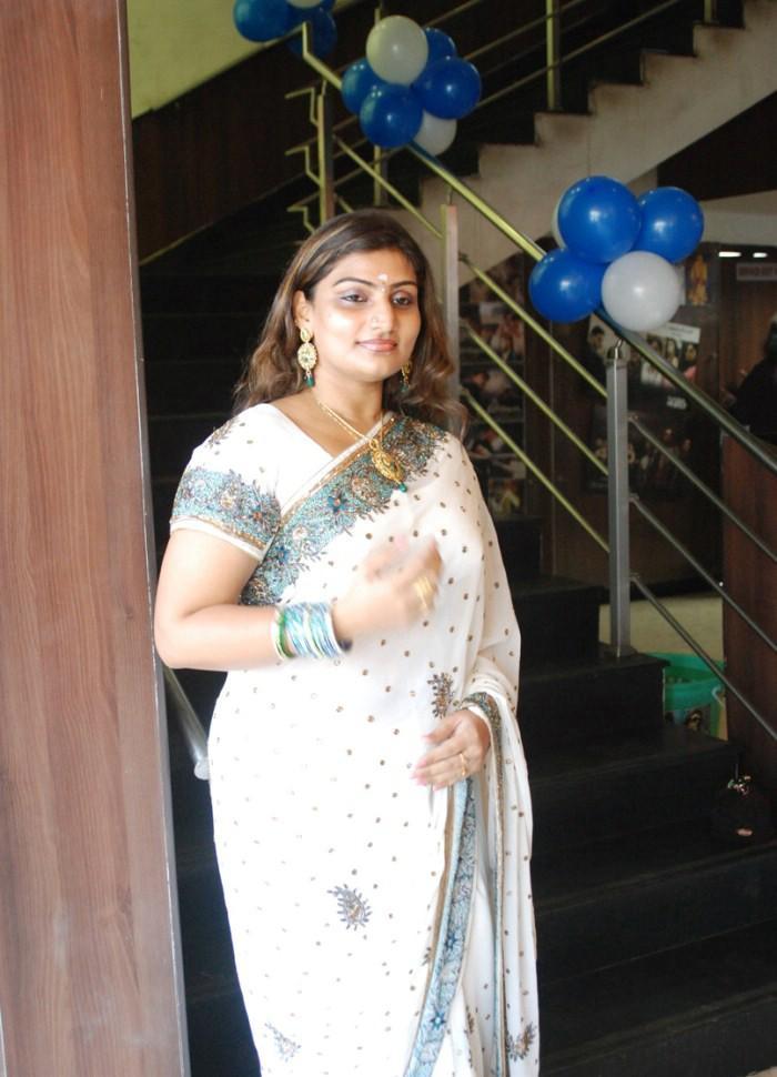 Actress Photos Stills Gallery: Babilona New Saree Photos Stills in ...