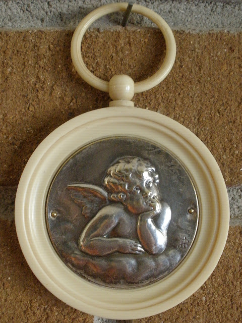 MARIETTE'S BACK TO BASICS: {Our Living Room ANGELS - CHERUBS}