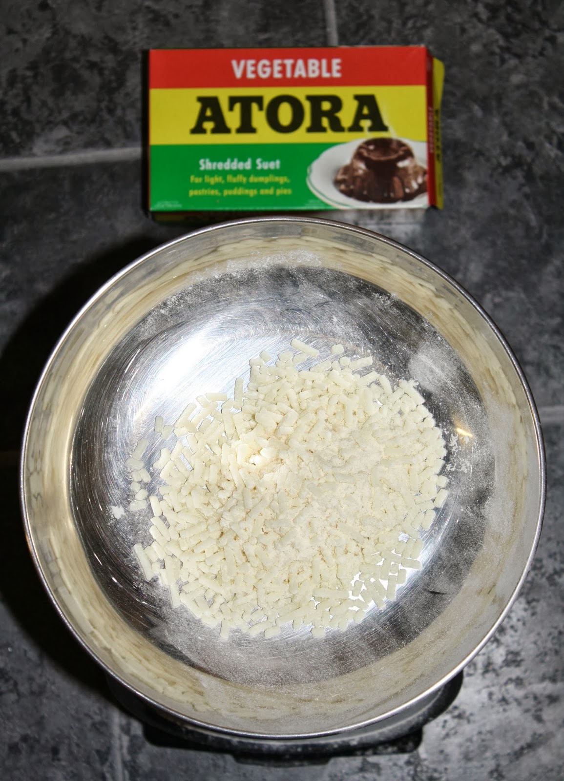 Tallulah's Bakery: Warming Pudding: Treacle Roly Poly