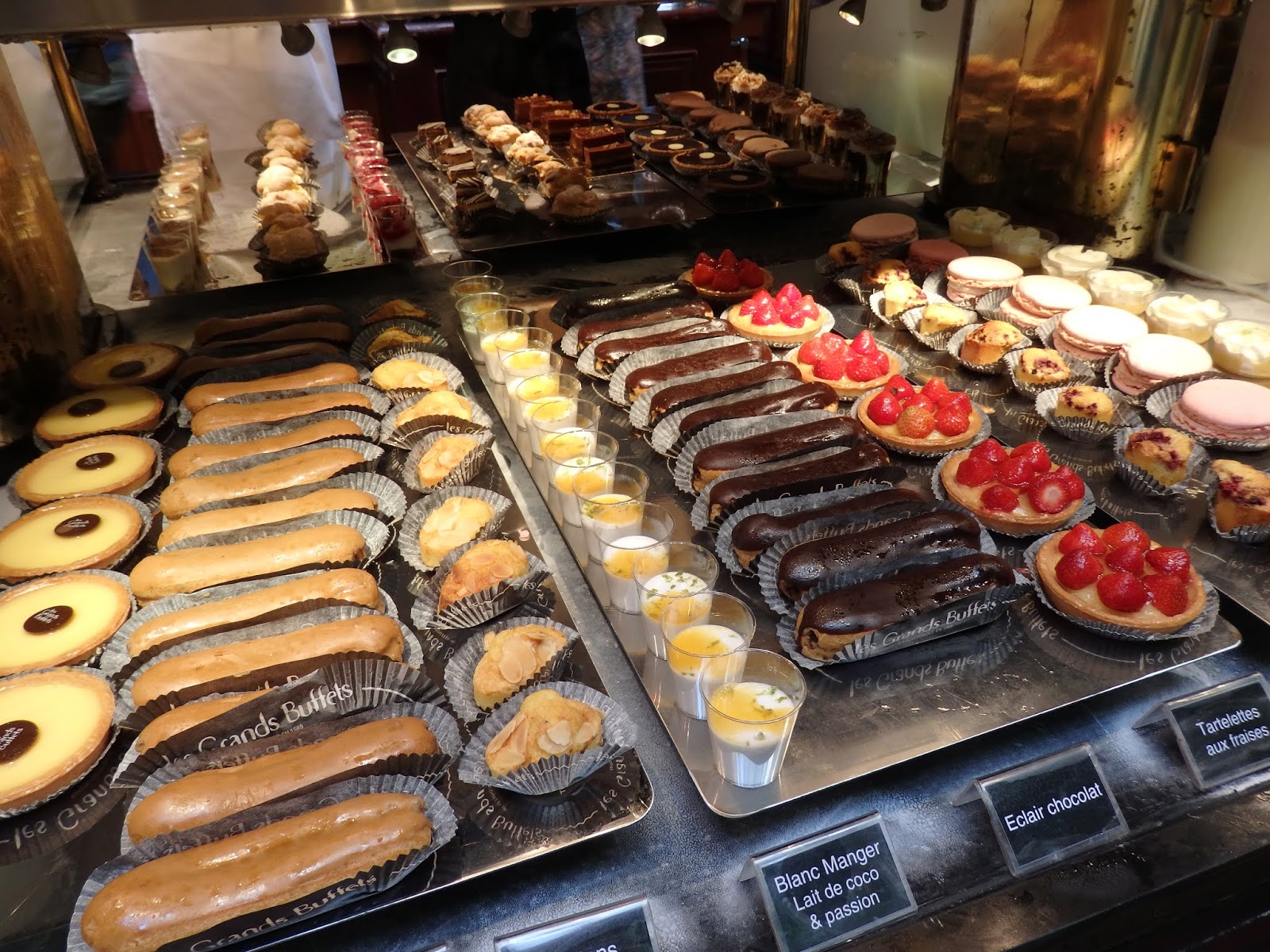 Bienvenue au restaurant gastronomique à volonté Les Grands Buffets, à ...