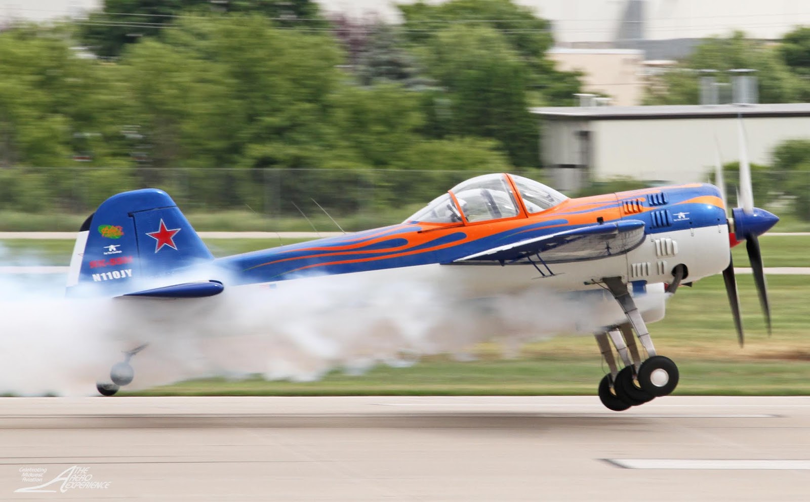 The Aero Experience: EAA AirVenture Oshkosh 2018: Airshows - Yak-110