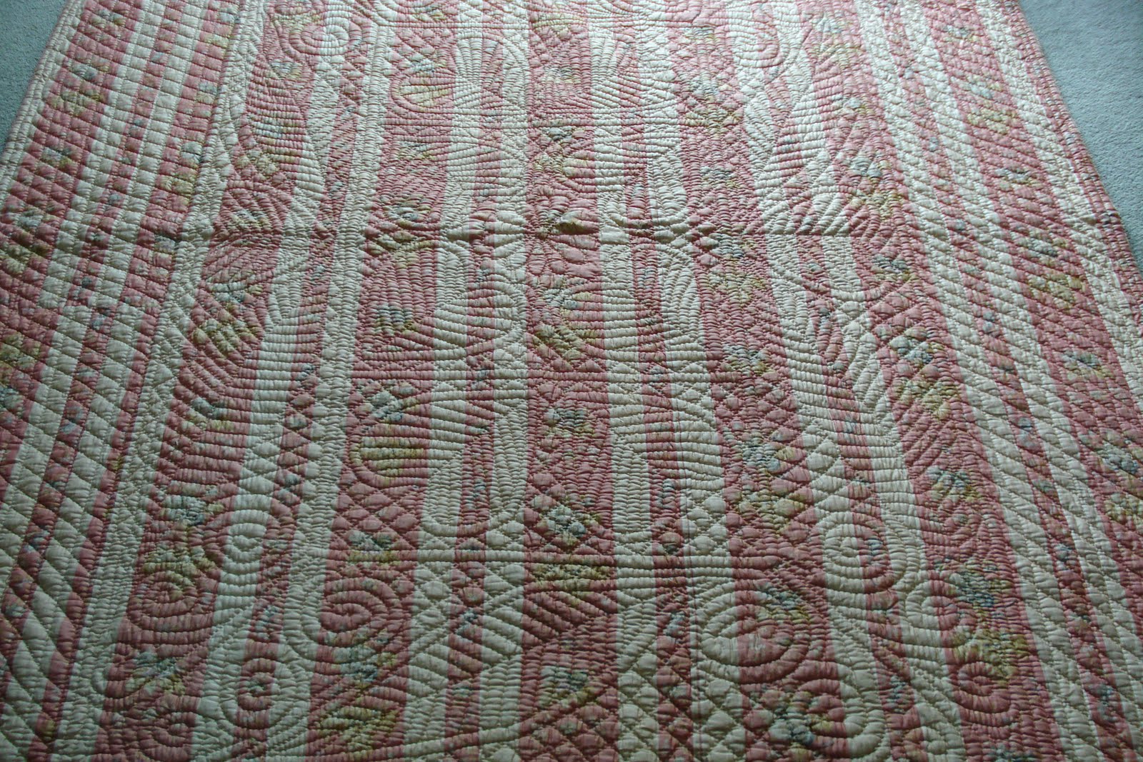 Welsh Quilts: Welsh Quilt with Yellow and Striped Fabrics