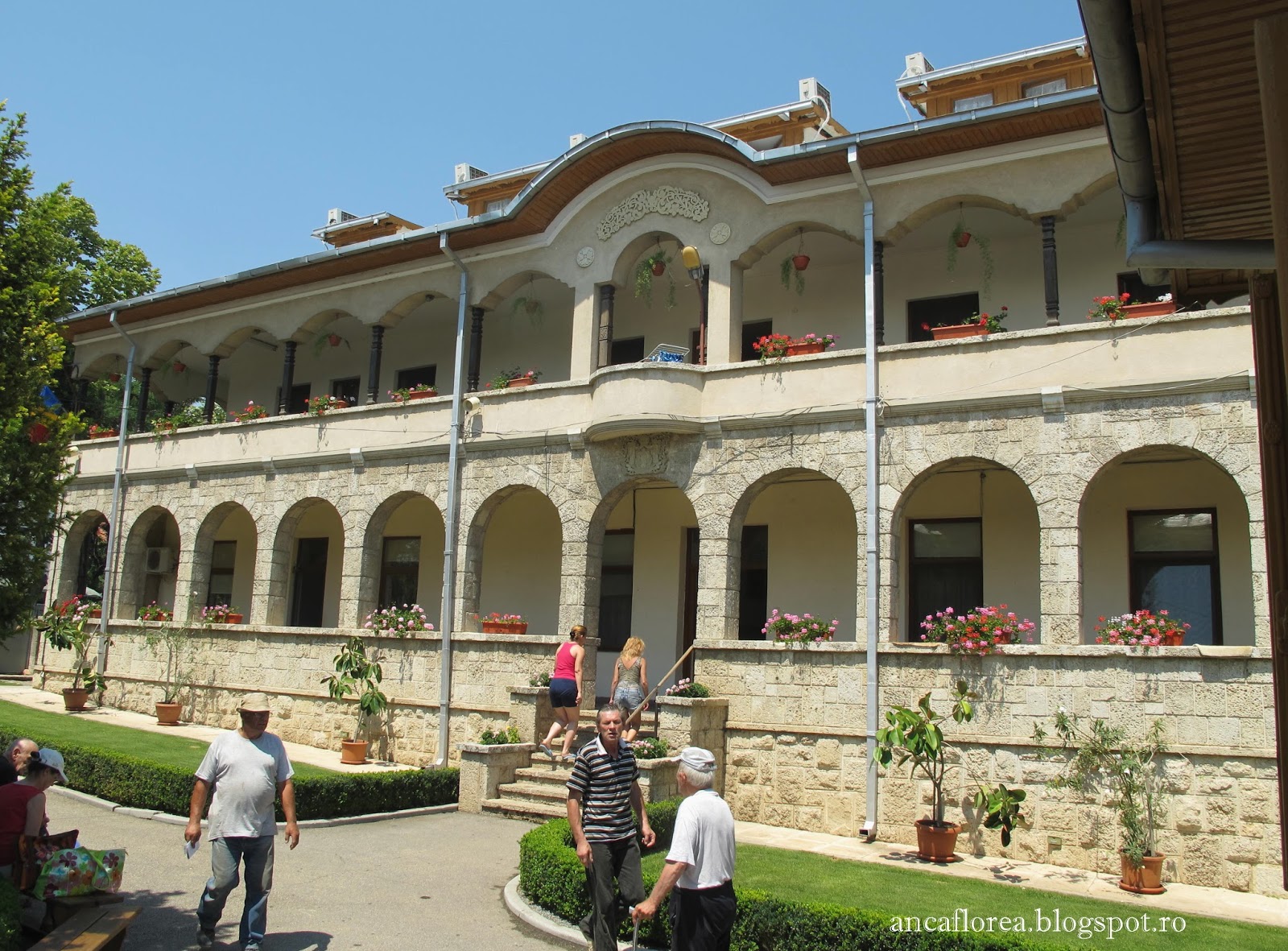 destinatiidevacanta.blogspot.com: Mănăstirea ,,Sf. Maria" Techirghiol