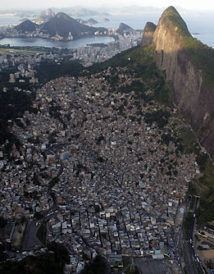 RJ TURISMO E NOTÍCIAS!!!: População da Rocinha já é maior que a de 92% ...