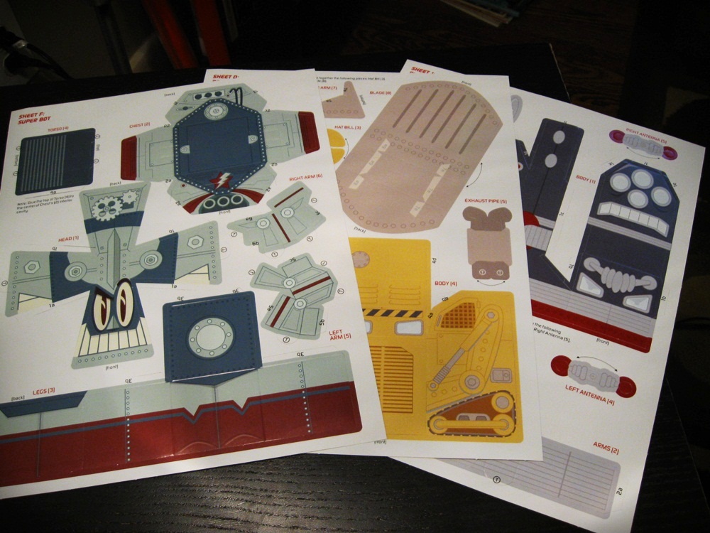 Lair of the Dork Horde: I'm Seriously Getting Into Paper Toys...