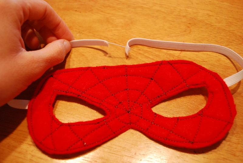 Sunshine and a Summer Breeze: Free template for Spiderman mask