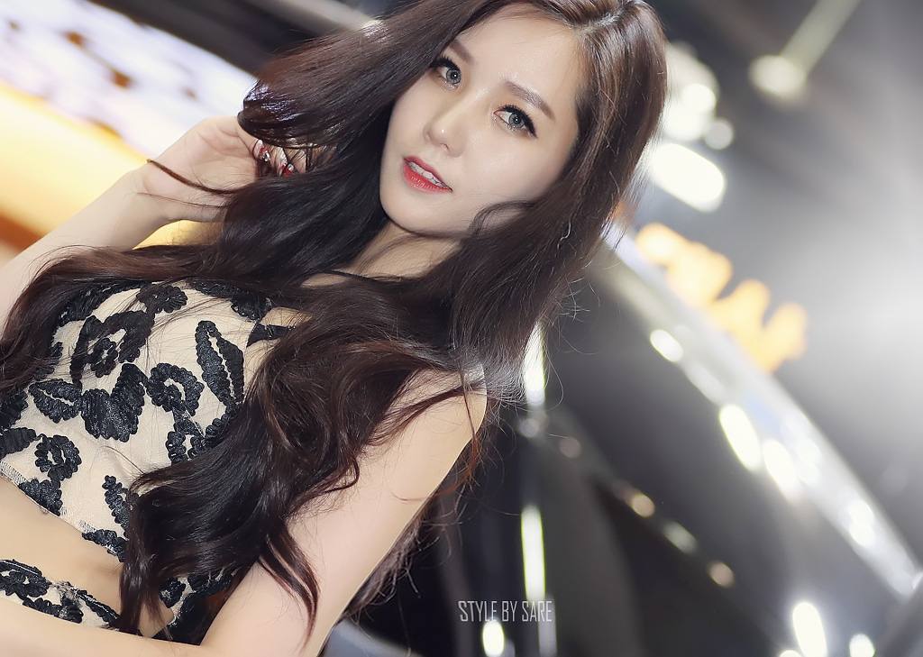 Lee Ji Min Seoul Motor Show 2017