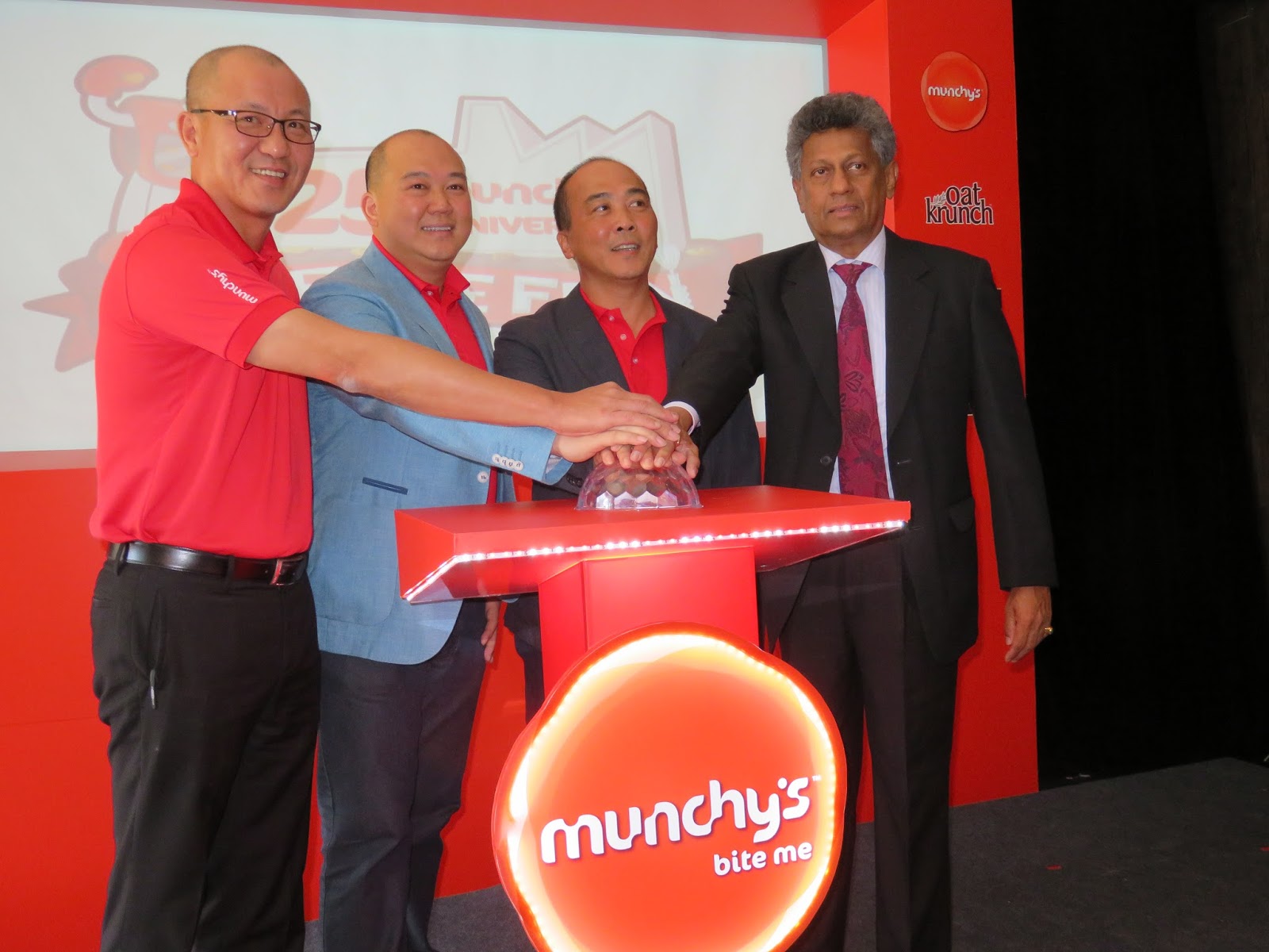 Kee Hua Chee Live!: MUNCHY'S CELEBRATES 25 GLORIOUS YEARS AS MALAYSIA'S ...