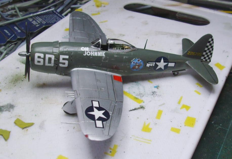 FalkeEins - a modelling blog: Revell P-47 1:72 Lt. Raymond Knight, 350th FG