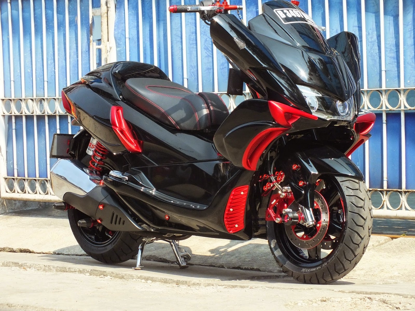 Ngecat MOTOR: HONDA ALL NEW PCX Modification