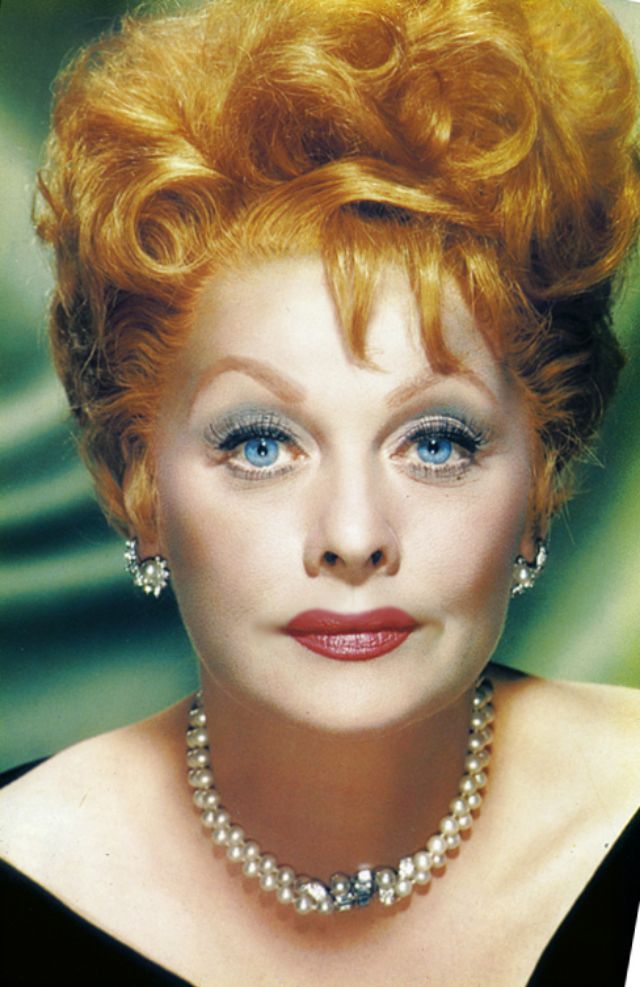 Technicolor Tessie: 30 Wonderful Color Portrait Photos of Lucille Ball ...