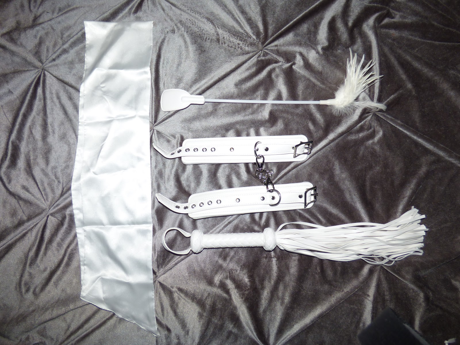 Metallman's Reverie: Dalliance Adult Classy Restraint Kit for Beginners