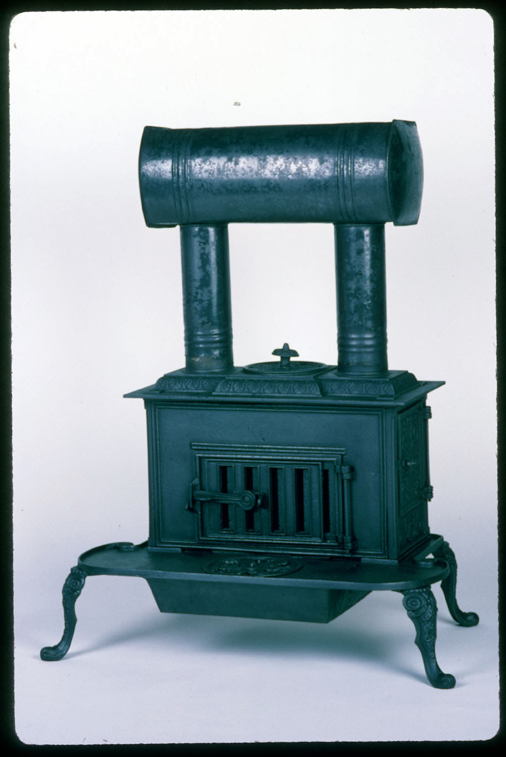 A Stove Less Ordinary: A Collection of Stoves from American Museums ...
