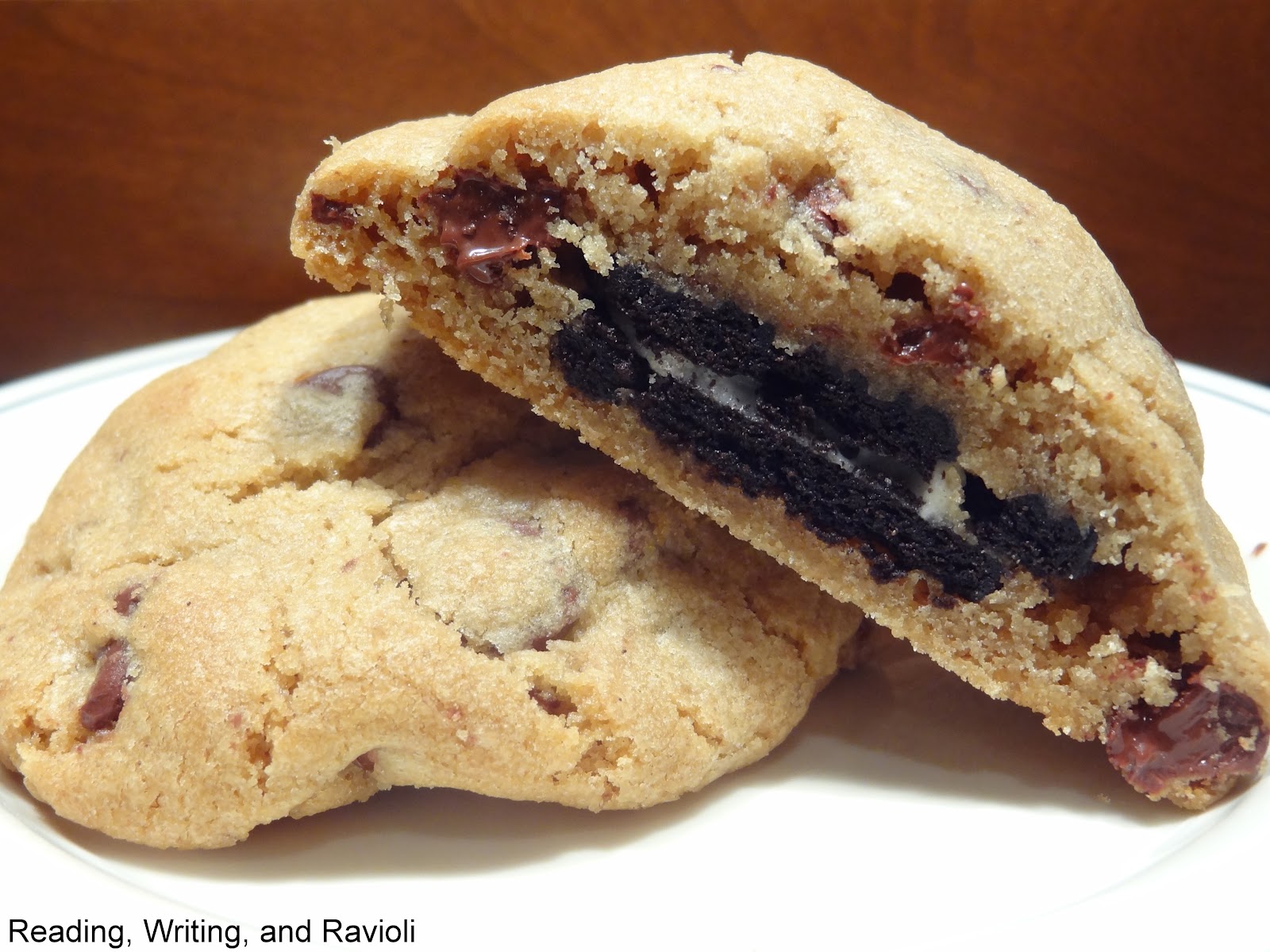 Reading, Writing, and Ravioli: Recipe: Oreo-Stuffed Chocolate Chip Cookies