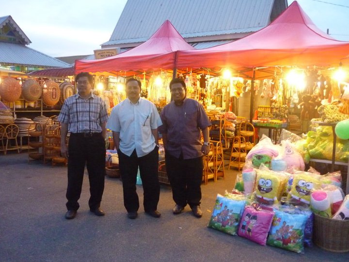 MELAKA IN PICTURE: Medan Ikan Bakar Terapung Umbai Baru- Jeti Sg. Umbai