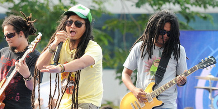 Steven and Coconut Treez - Tembangpedia