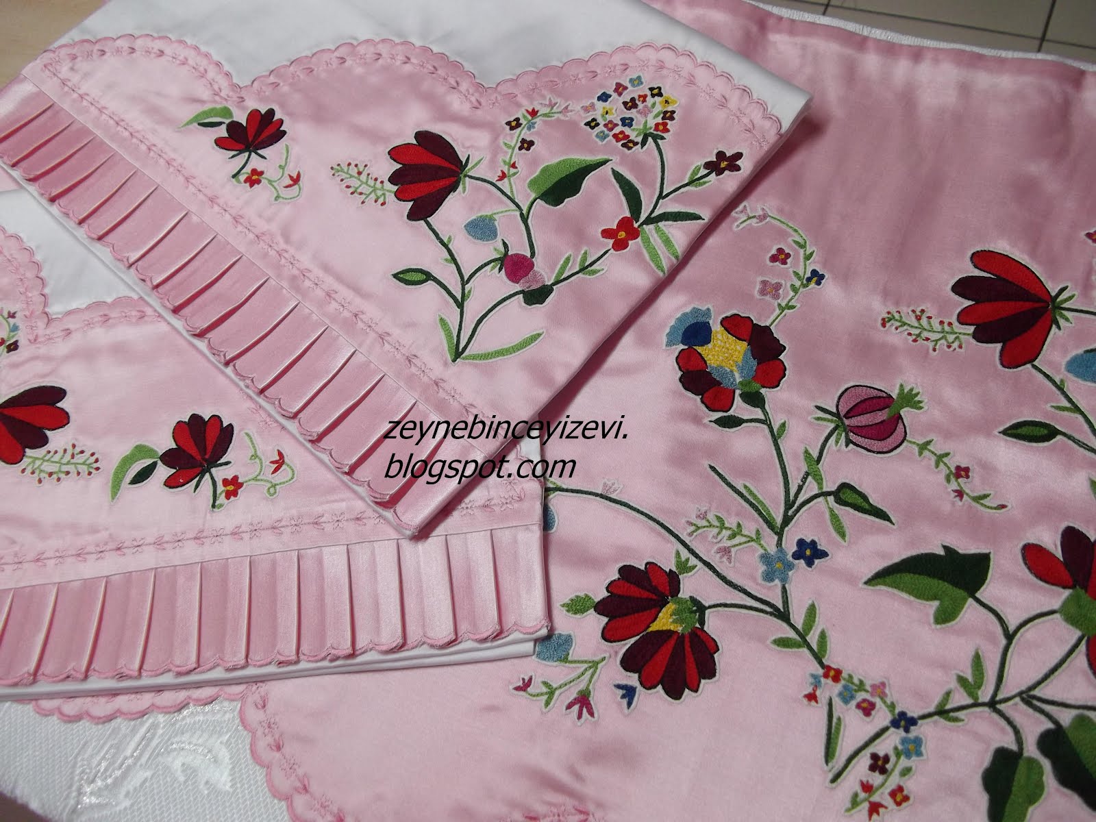 ZEYNEP ÇEYİZ EVİ: YÖRESEL ZİNCİR İŞİ MONTAJ pike takımı