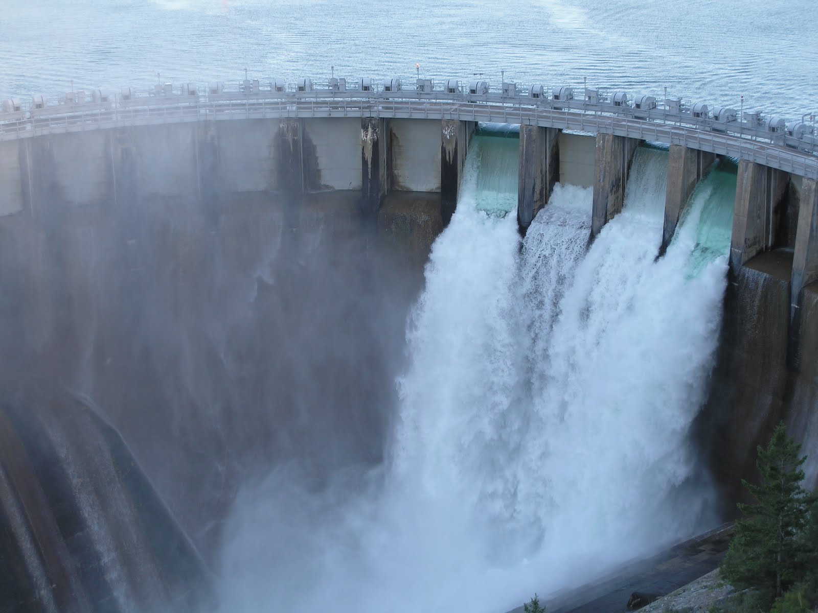 Bigfork Mountain Lake Lodge: Kerr Dam - Polson Montana