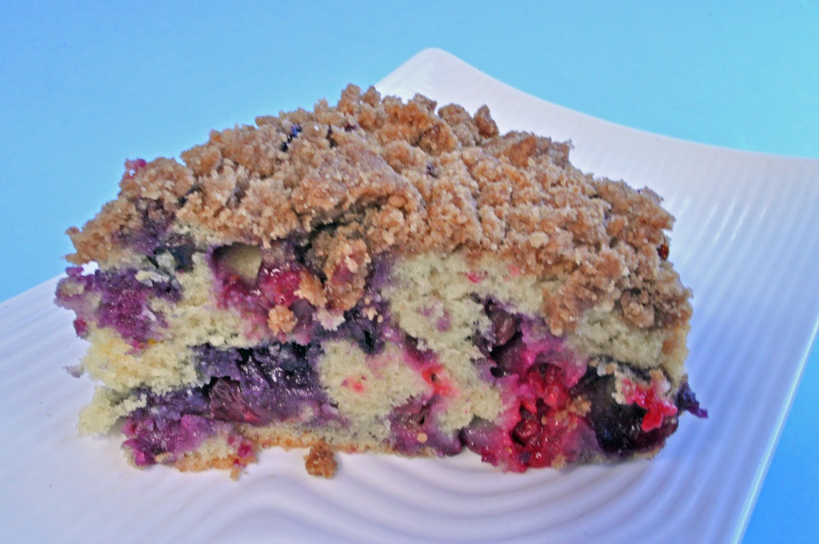 All That's Left Are The Crumbs: To Try Tuesday - Mixed Berry Buckle