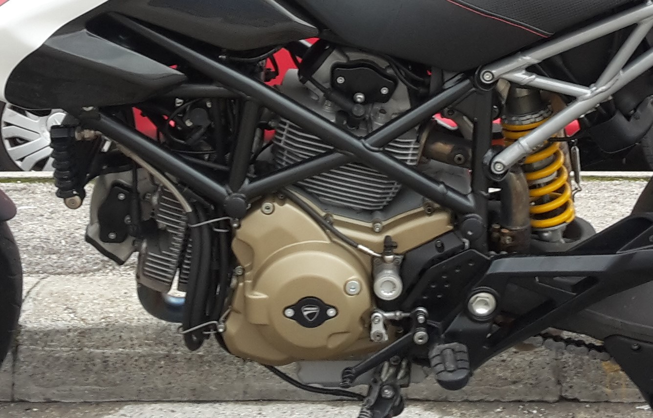 LONG LIFE TO DESMODUE!