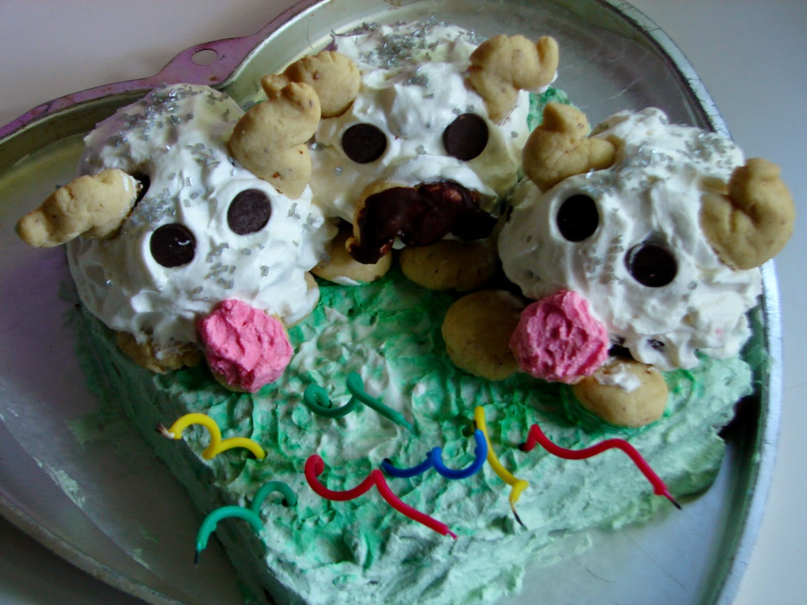 Home Spun Juggling: The League of Legends Poro Cake