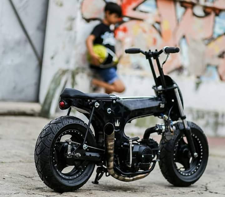 Custom Honda C90 This is Cool Flat - LAPAK MOBIL DAN MOTOR BEKAS
