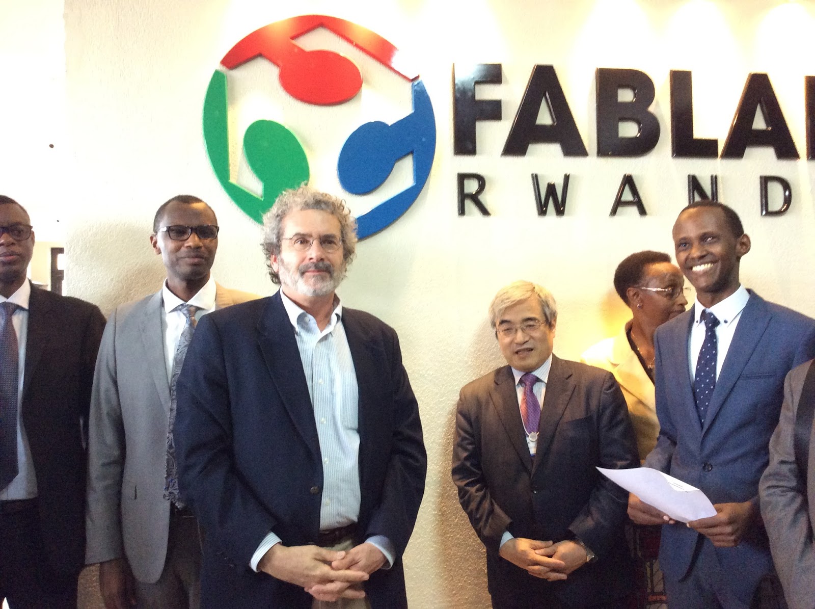 RwandaでFabLabがオープン！-marusunrise2
