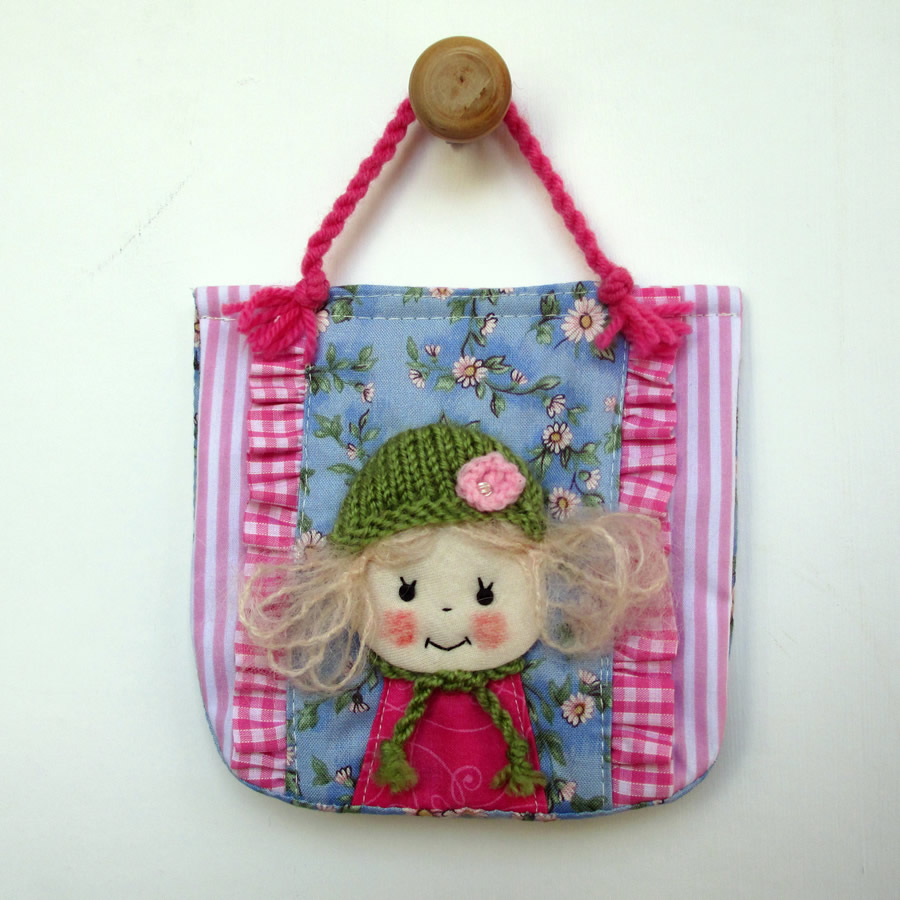 Flutterby Patch: Garden days and needle cases