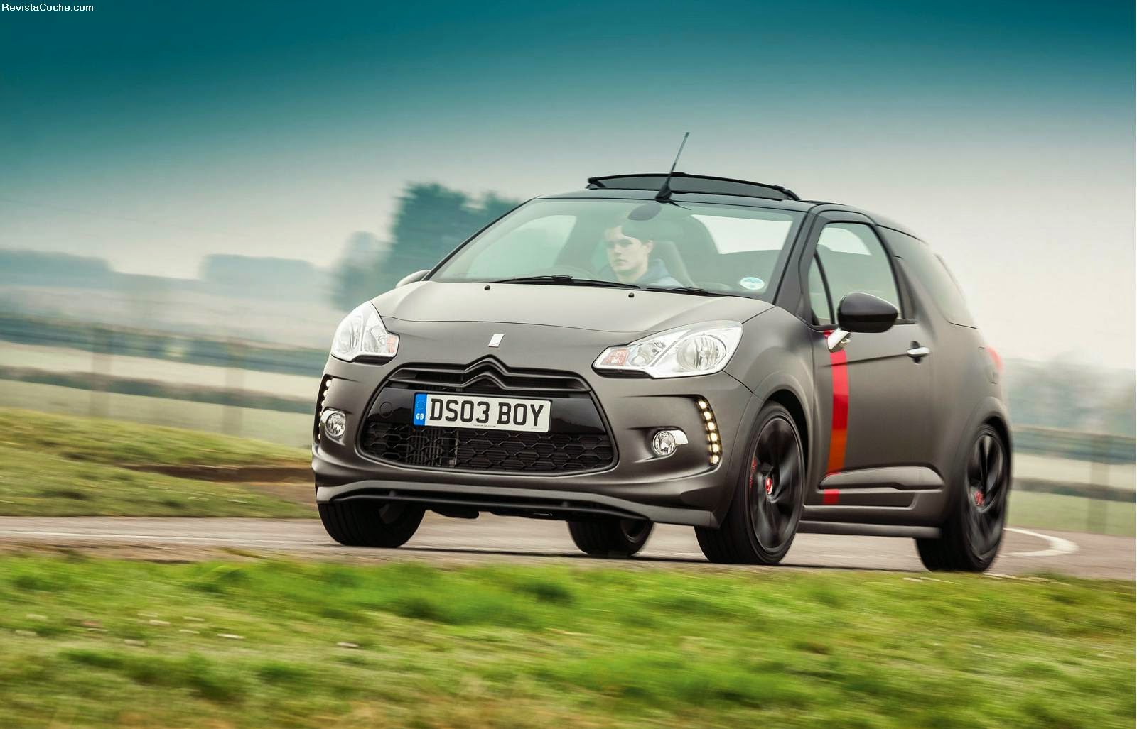 Revista Coche: Tuning a lo bestia: Citroen lanza el DS3 Cabrio Racing