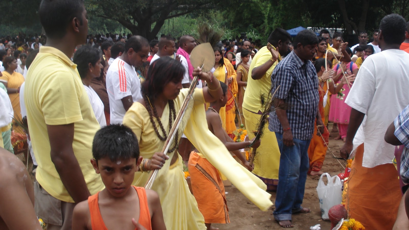 The Subry Govender Column: ANNUAL KAVADY CEREMONY DRAWS IN TENS OF ...