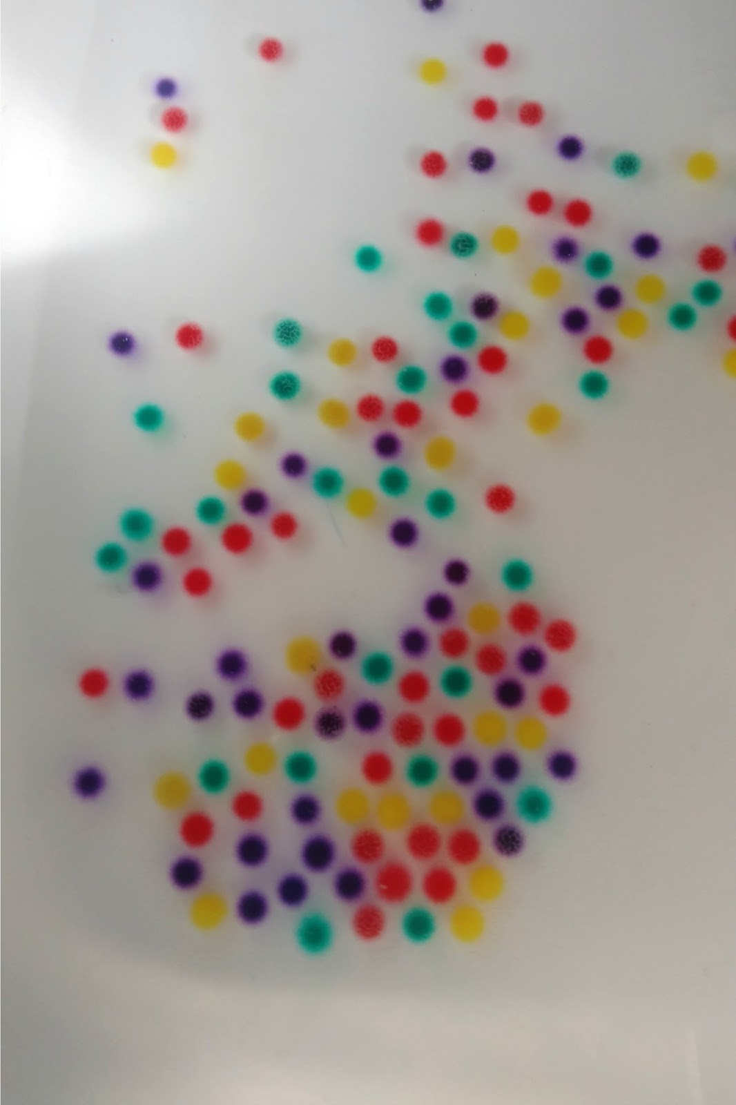 How to Play with Water Beads - Sunshine and Munchkins