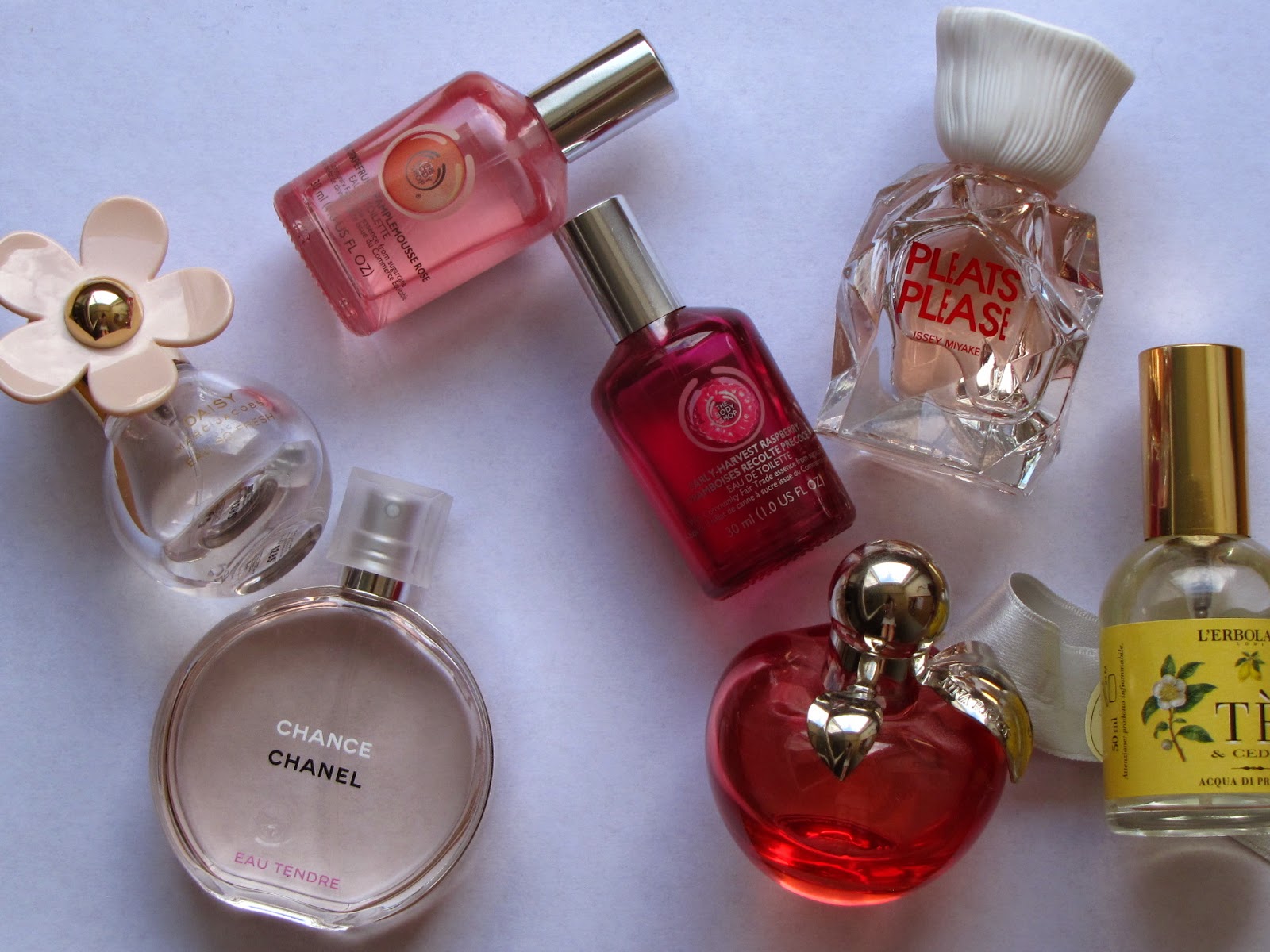 On display : Mini perfume collection | Carina Vardie