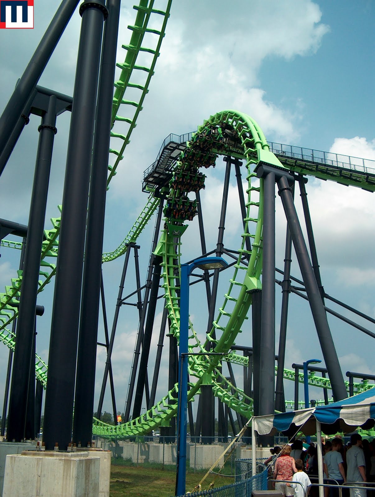 MidwestInfoGuide: Six Flags Worlds of Adventure