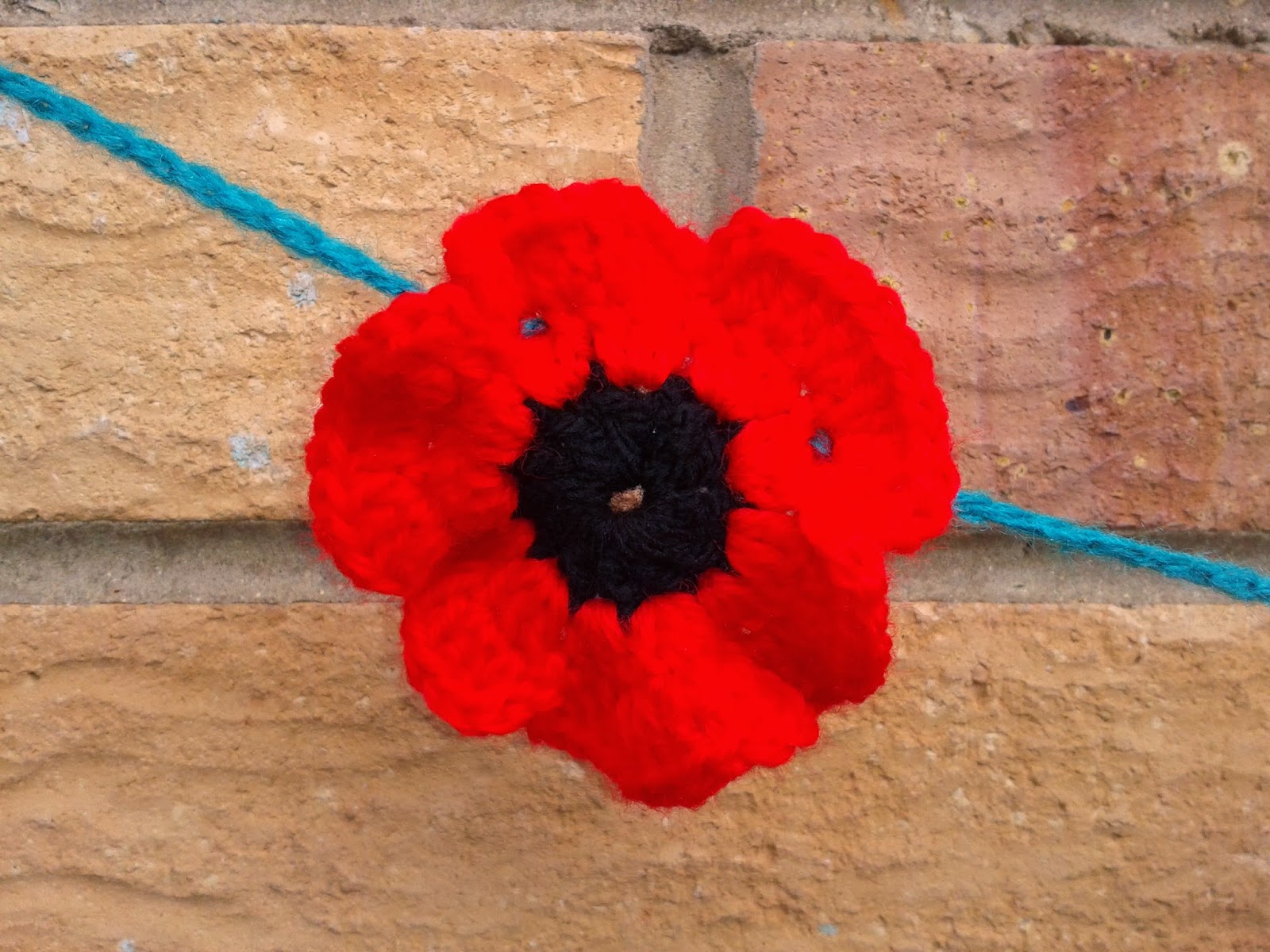 Cogzspot Woolly Things: Remembrance Day Poppy - Free Crochet Pattern!