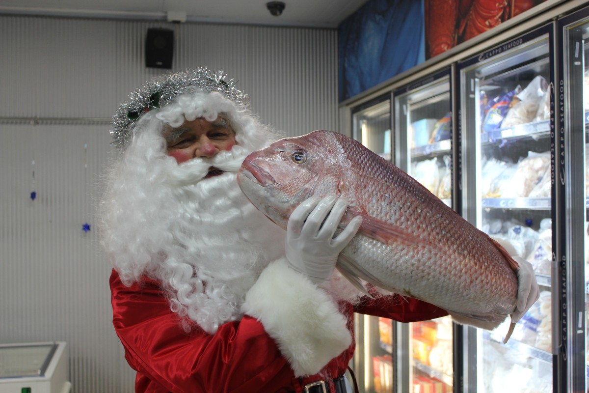 Sharing Love for Fresh Seafood: We all love Christmas (and seafood)!