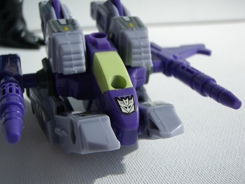 Heroic Decepticon: Decepticon Strategist - Pretender Bugly
