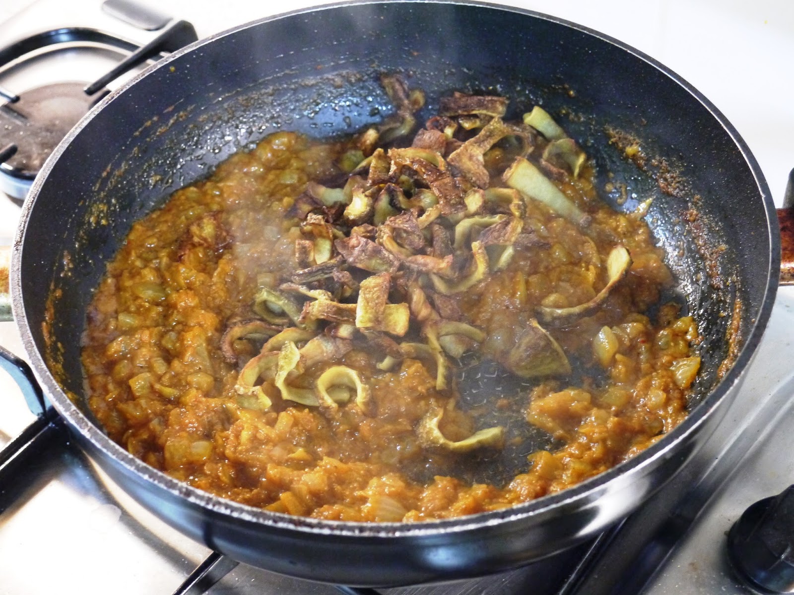 This Muslim Girl Bakes: Bitter Gourd Curry - Karela Masala.