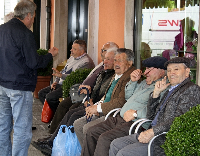 Italian People Talking