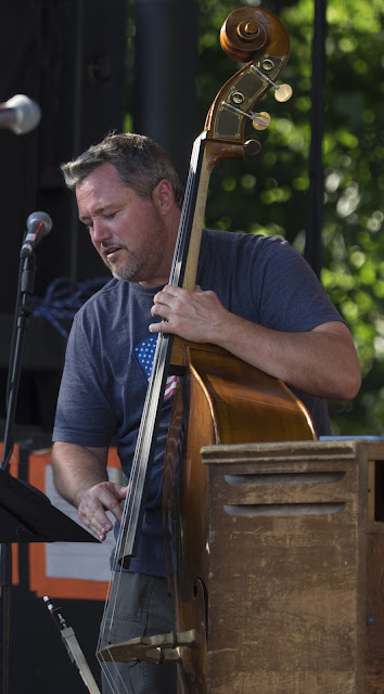 kcjazzlark: Molly Hammer and Samantha Fish at Jazz in the Woods