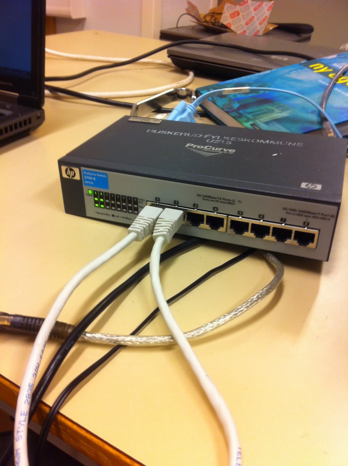 NEW HP ProCurve 1700-8 Port Fast Ethernet Switch 7x, 48% OFF