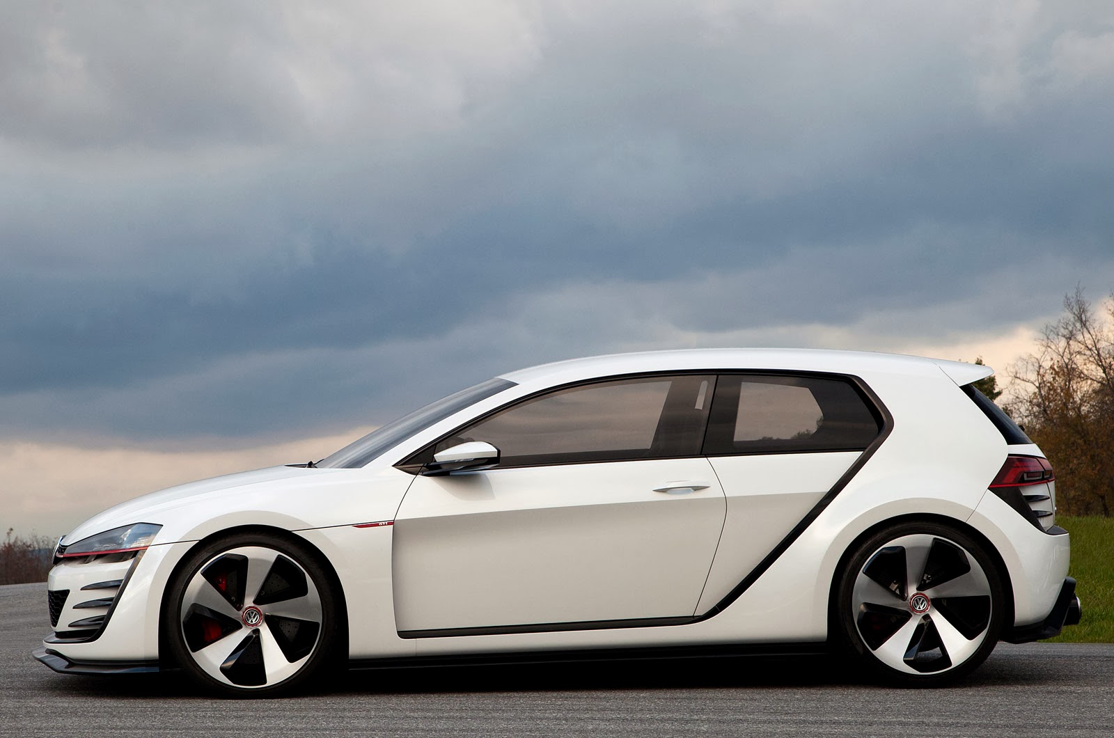 AUTOCAR Reviews the 500 Hp VW Golf Design Vision GTI : ebeasts.com