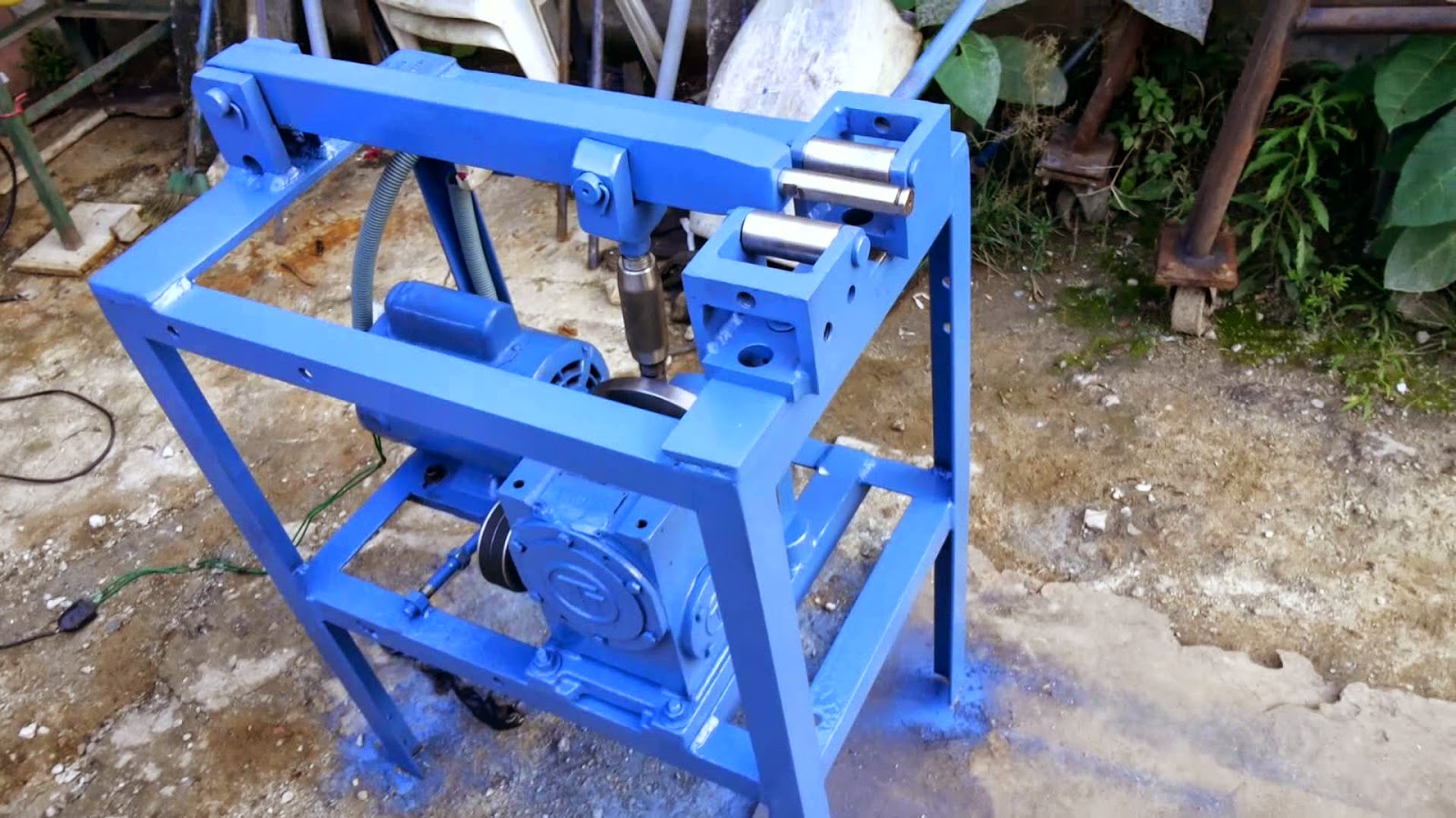 Mesin pembuat behel kolom cor - Column Casting Steel Machine | Video ...