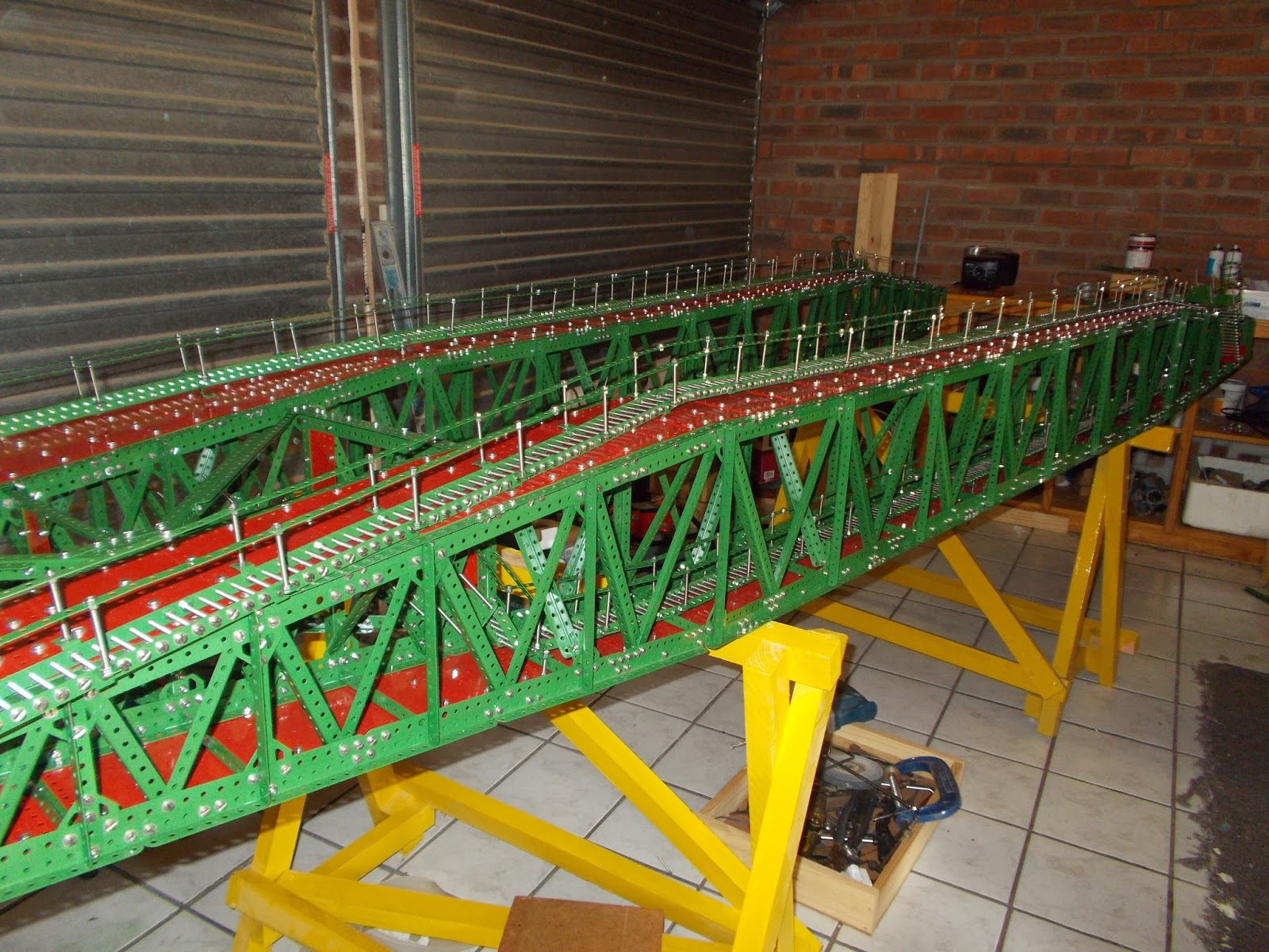 Mighty Meccano Marion 6360: Follow the construction of this ultra-large ...