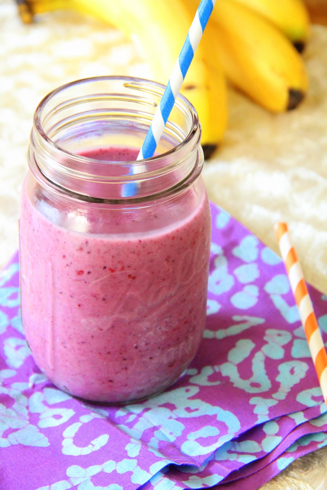 Dalia's Delights: Very Berry Banana Smoothie