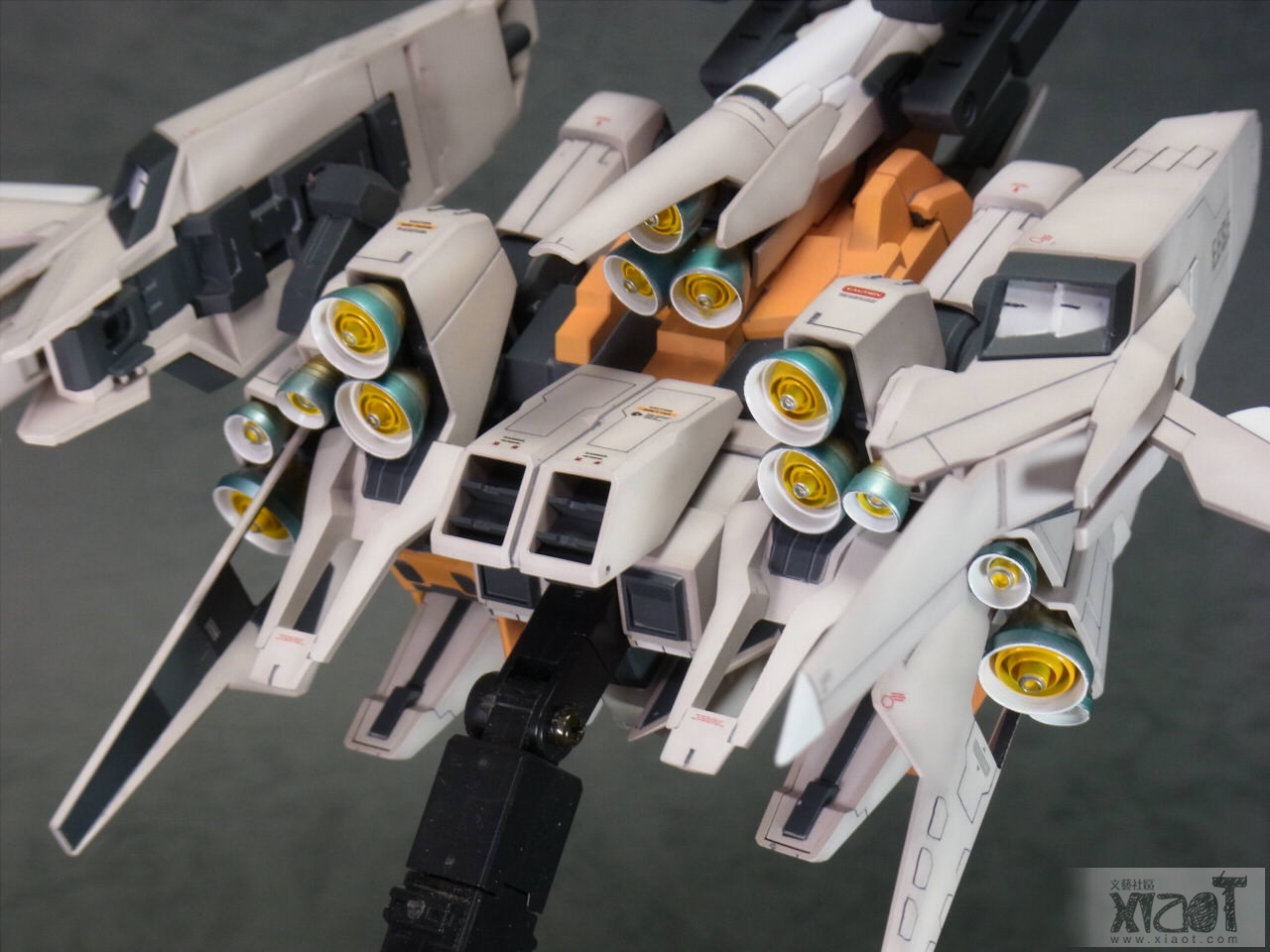 GUNDAM GUY: HGUC 1/144 RGZ-95C ReZEL [Commander Type] - Customized Build