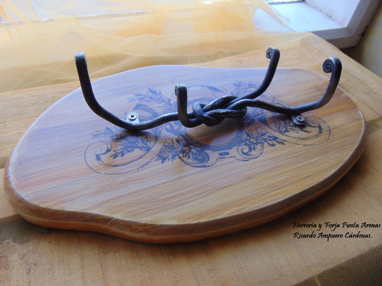 Herreria y Forja Punta Arenas: Percheros