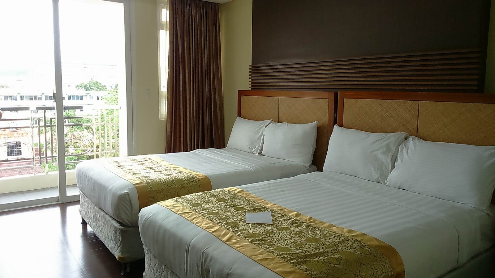 Choose to SHINE!: One Fine Weekend at Subic Grand Harbour Hotel